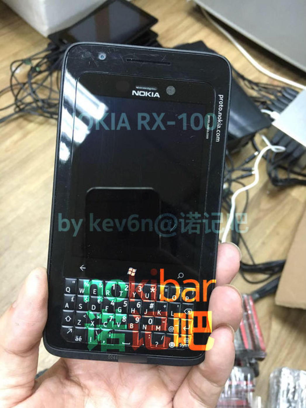 疑似配備實體鍵盤的 Nokia Lumia 工程機流出 – ManHungTech