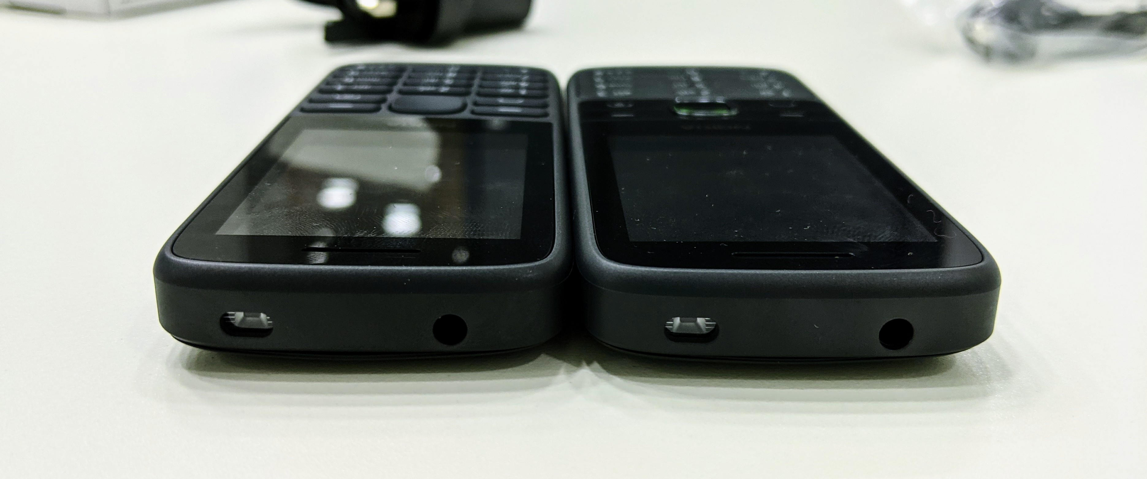 4G 雙子: Nokia 215 4G 與 Nokia 225 4G 開箱 – ManHungTech