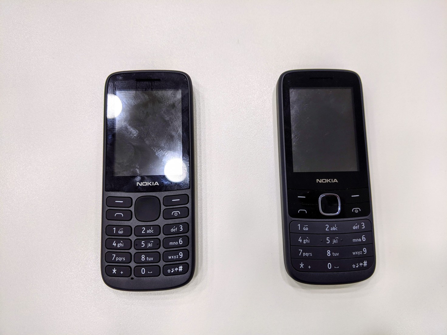 4G 雙子: Nokia 215 4G 與 Nokia 225 4G 開箱 – ManHungTech