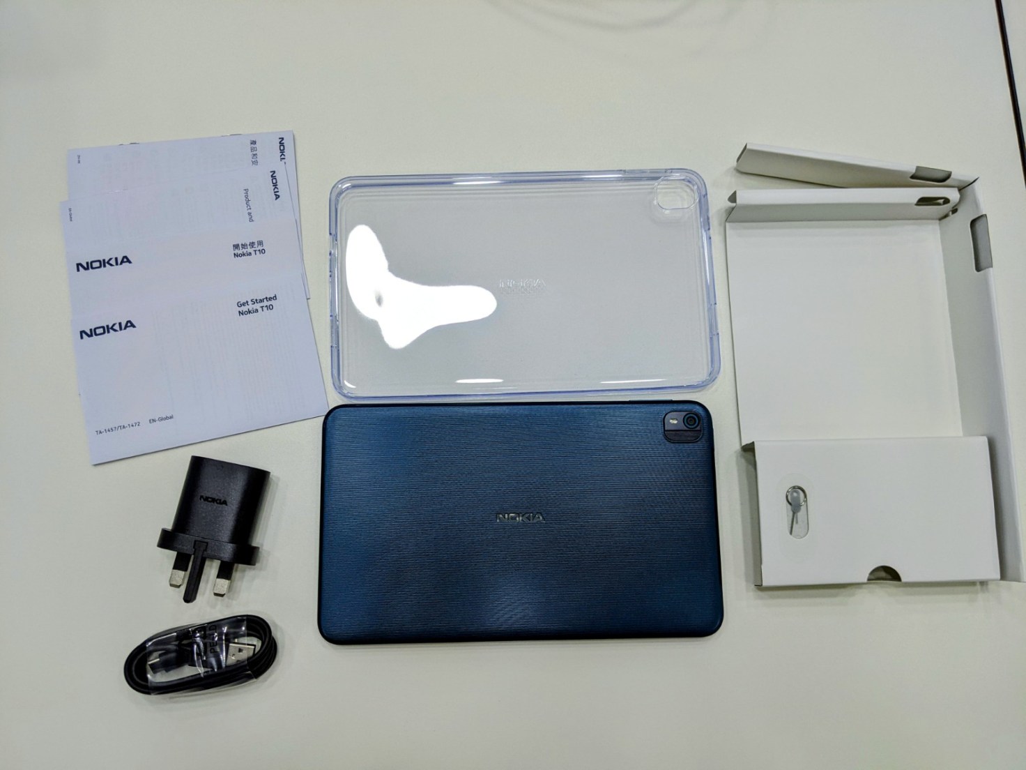 隨時變迷你 Windows 平板: Nokia T10 開箱 – ManHungTech