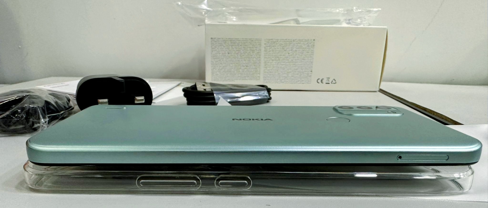 色誘買家: Nokia C31 開箱 – ManHungTech