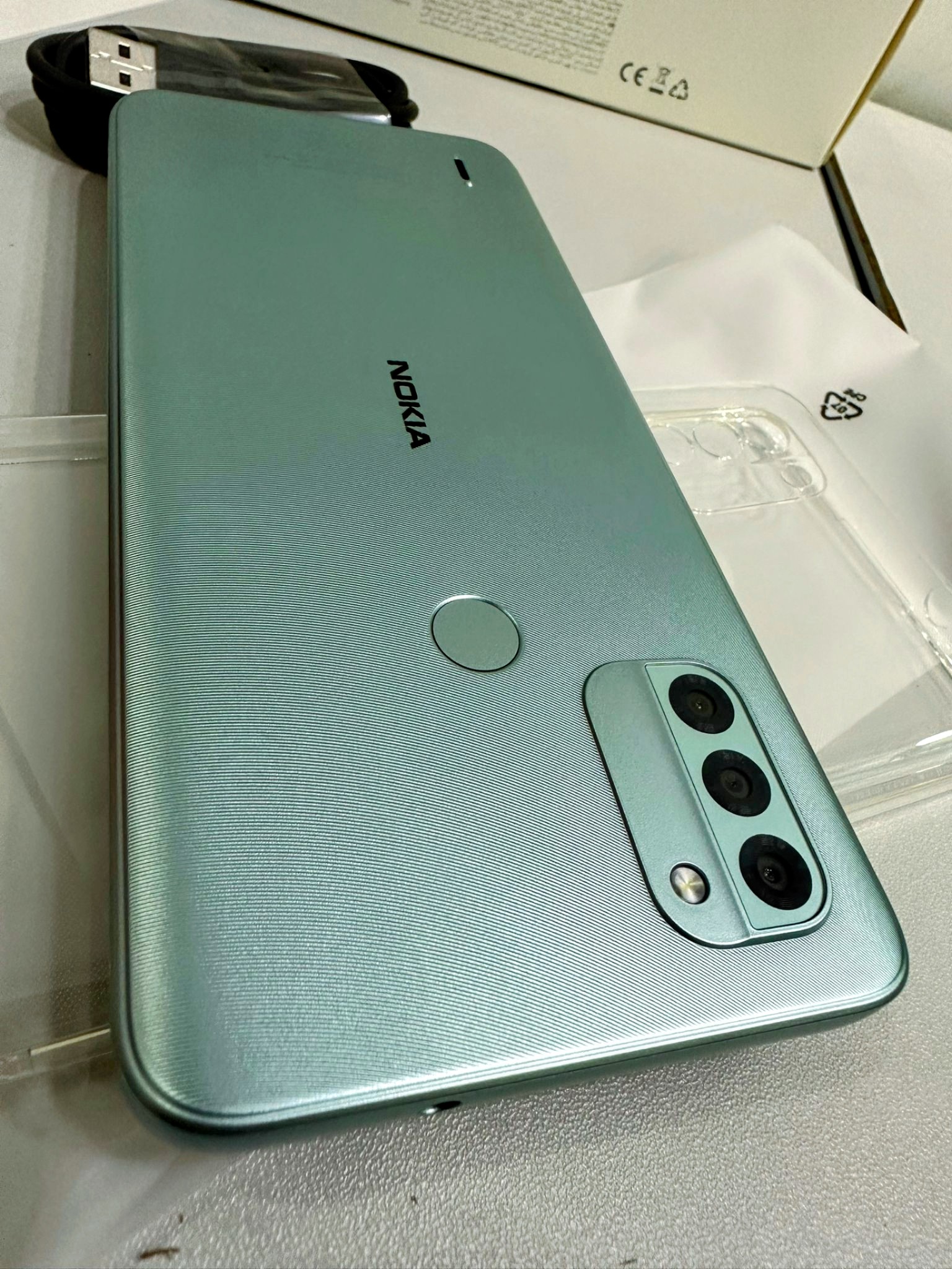 色誘買家: Nokia C31 開箱 – ManHungTech