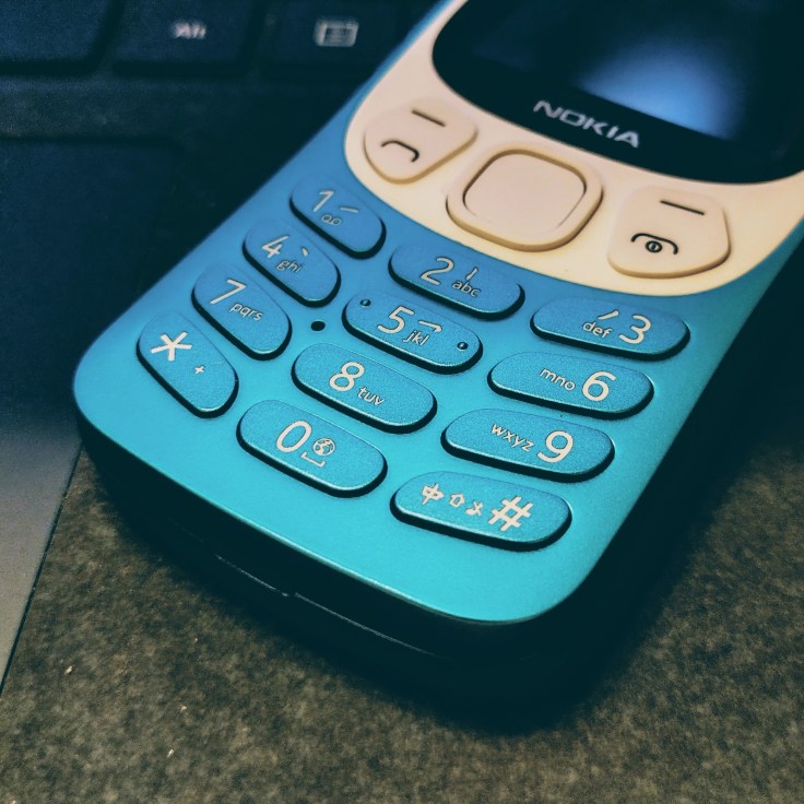 情懷未變: Nokia 3210 開箱 – ManHungTech